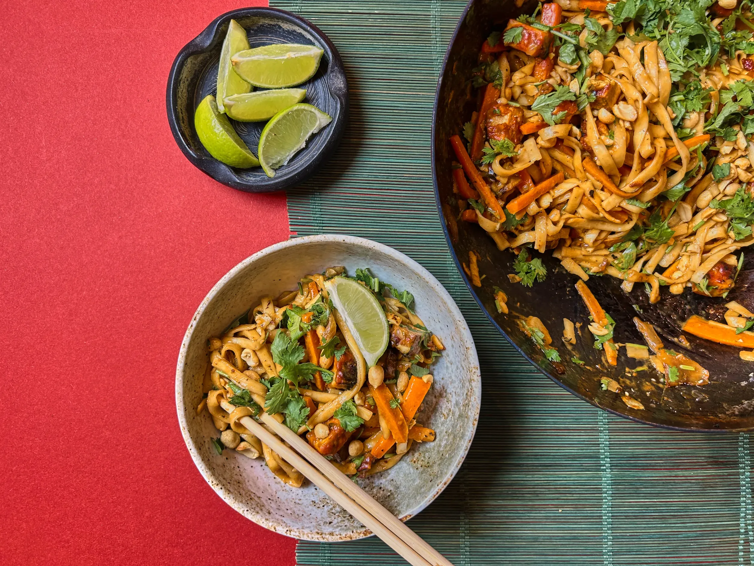 Mogyoróvajas udon pad thai ropogós tofuval recept | Street Kitchen